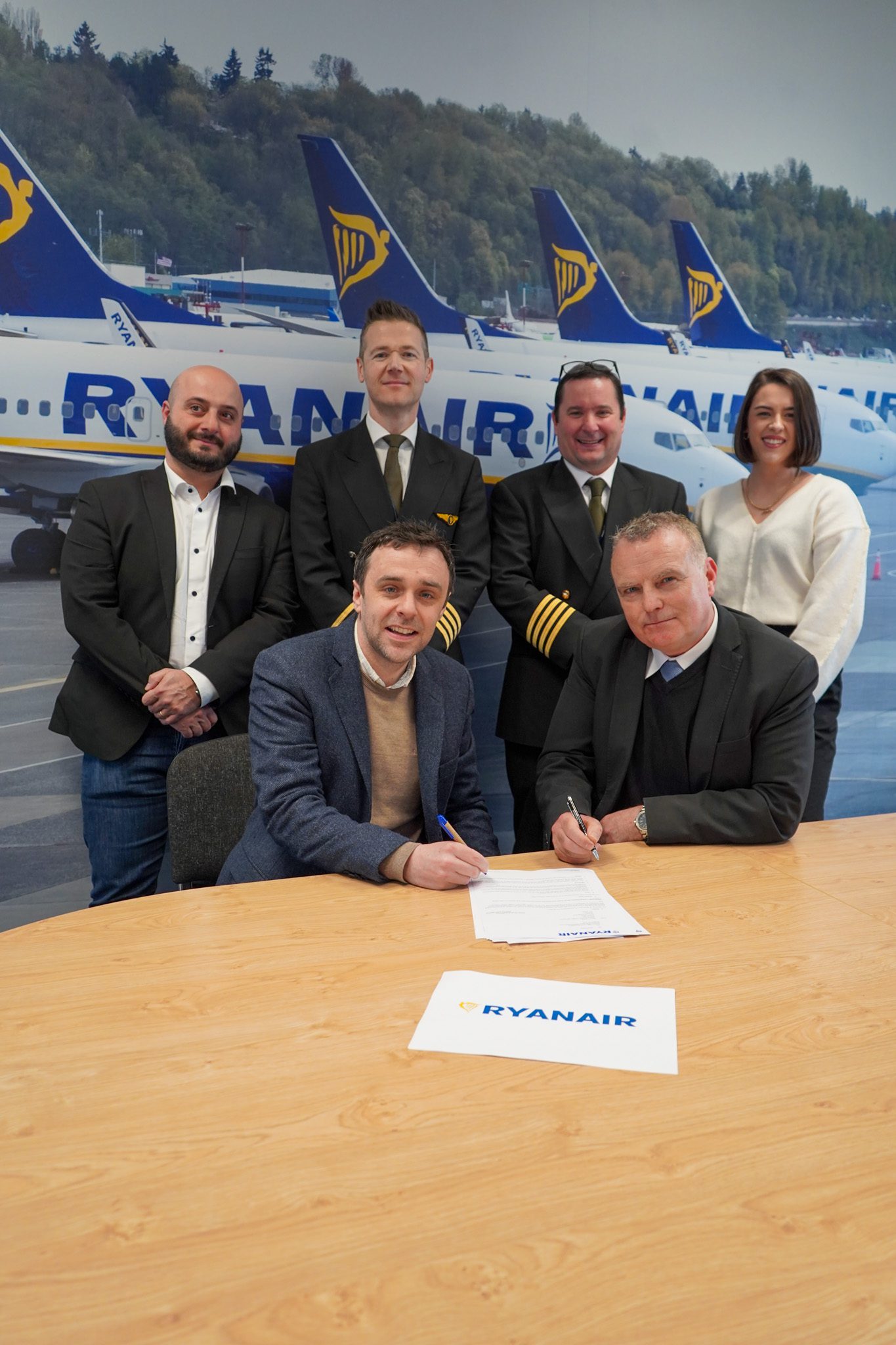 RYANAIR LAUNCHES NEW FUTURE FLYER ACADEMY PROGRAMME FOR ASPIRING PILOTS ...